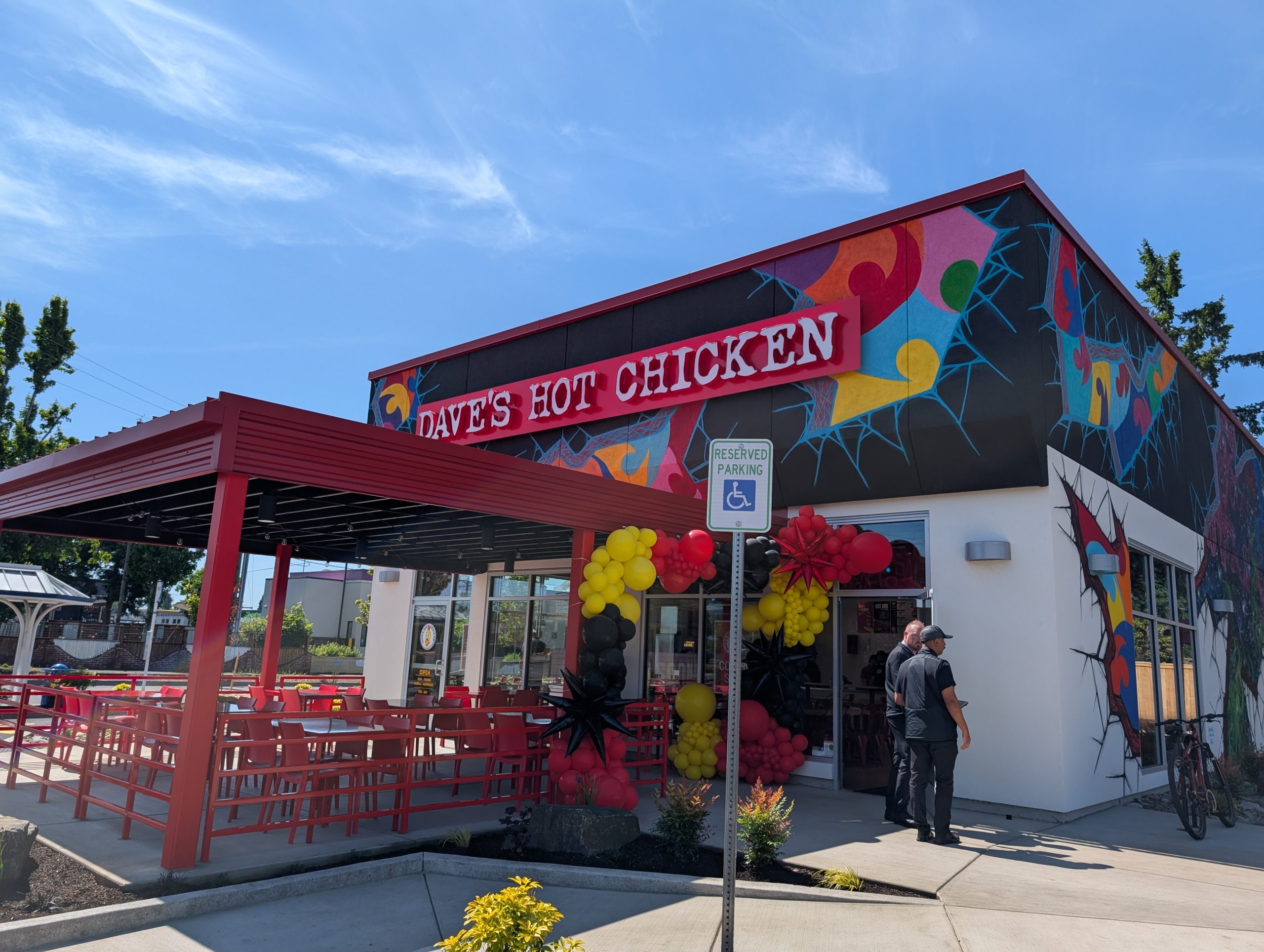 Dave's Hot Chicken fires up new Springfield location - Lookout Eugene ...