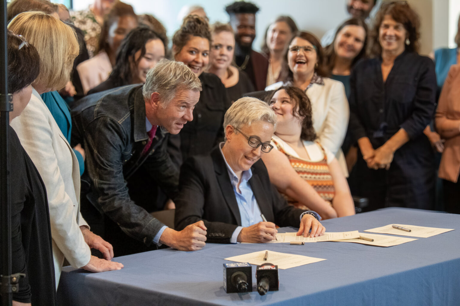 Governor signs laws to strengthen Oregon's behavioral health system ...