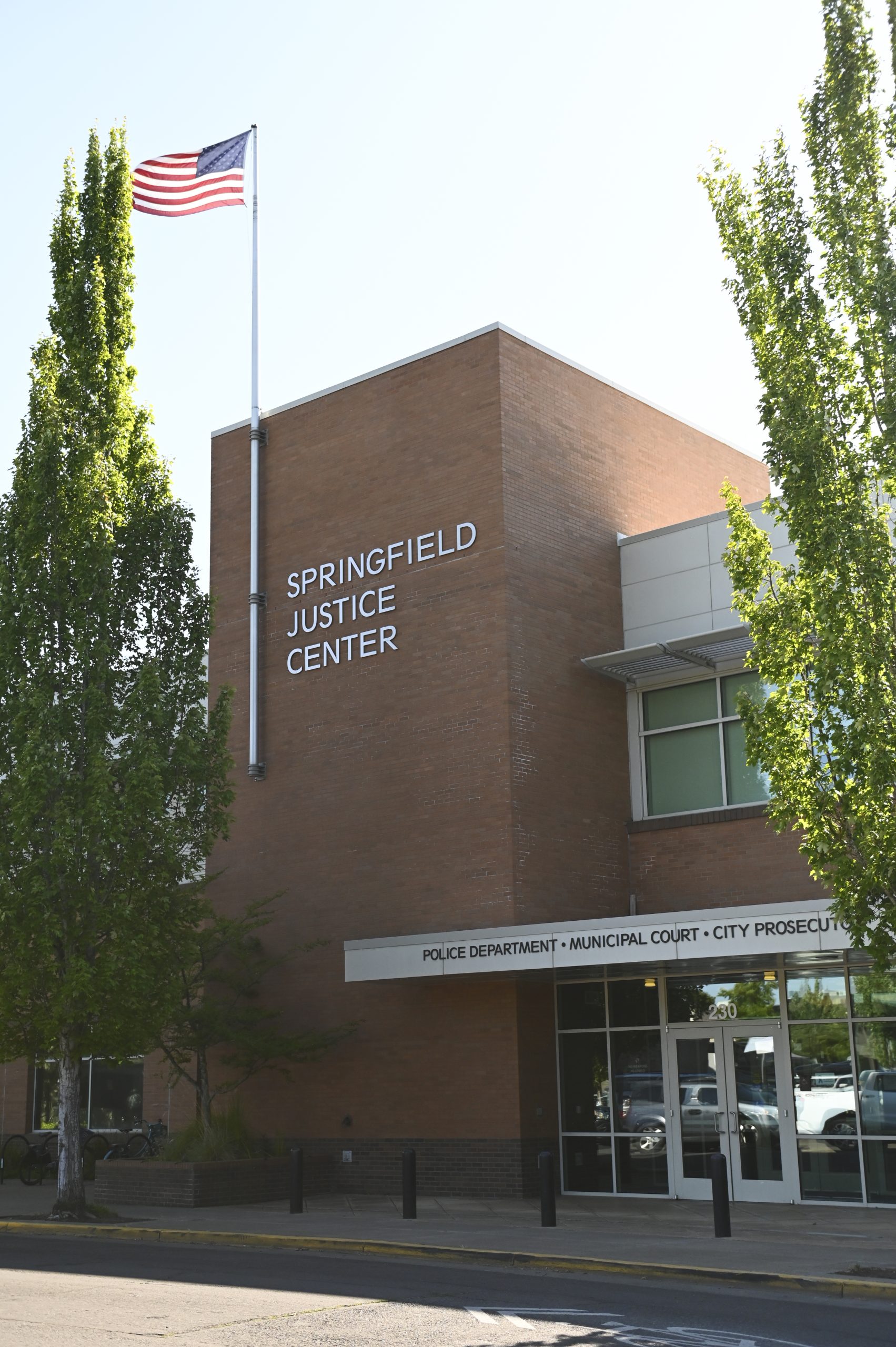 Springfield jail email to ICE appears to violate sanctuary law ...