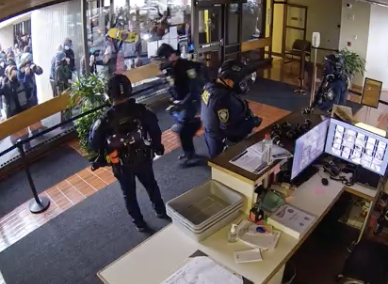 In federal building vandalism case, FBI asks Eugene police for video ...